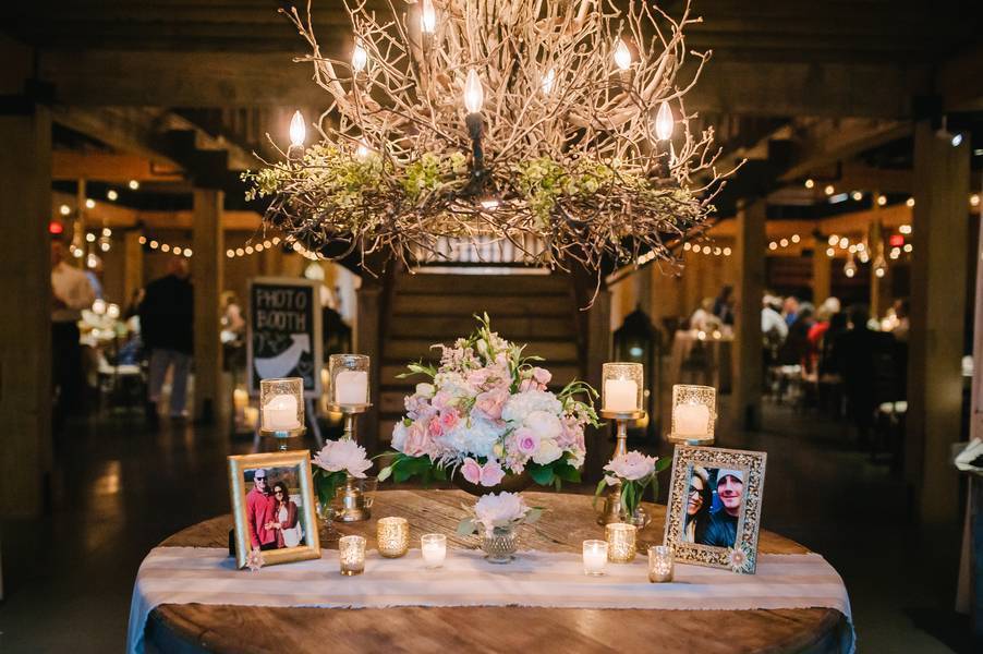 The Modesty In Rustic And Chic - Elegant Wedding